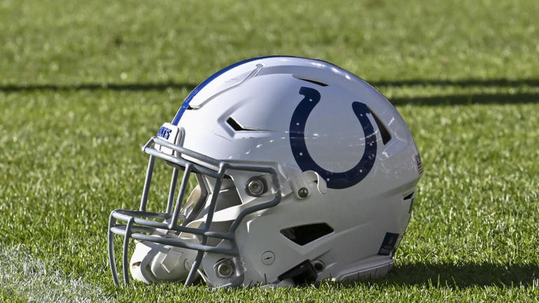 Colts cut C Ryan Coll