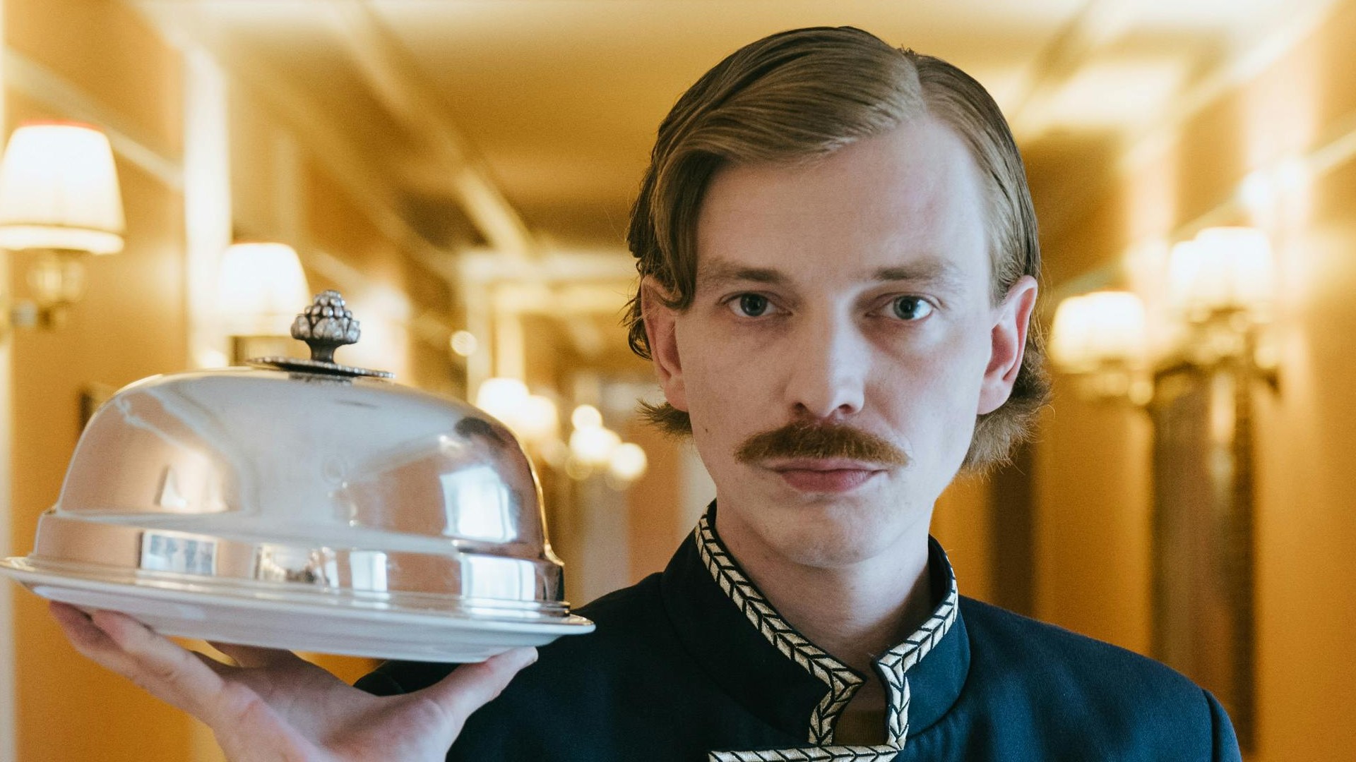 10 Signs You've Booked A Bad Hotel & 10 Signs It's A Five-Star Stay