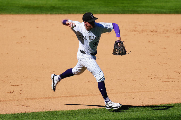 Rockies outright Aaron Schunk