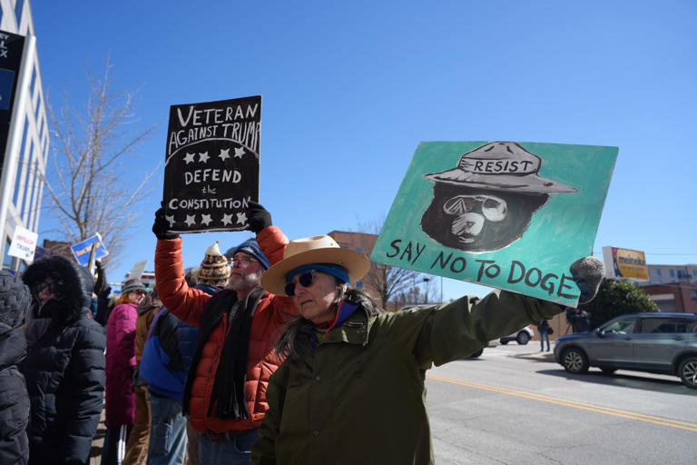 Asheville veterans show in numbers with protesters against Trump's ...