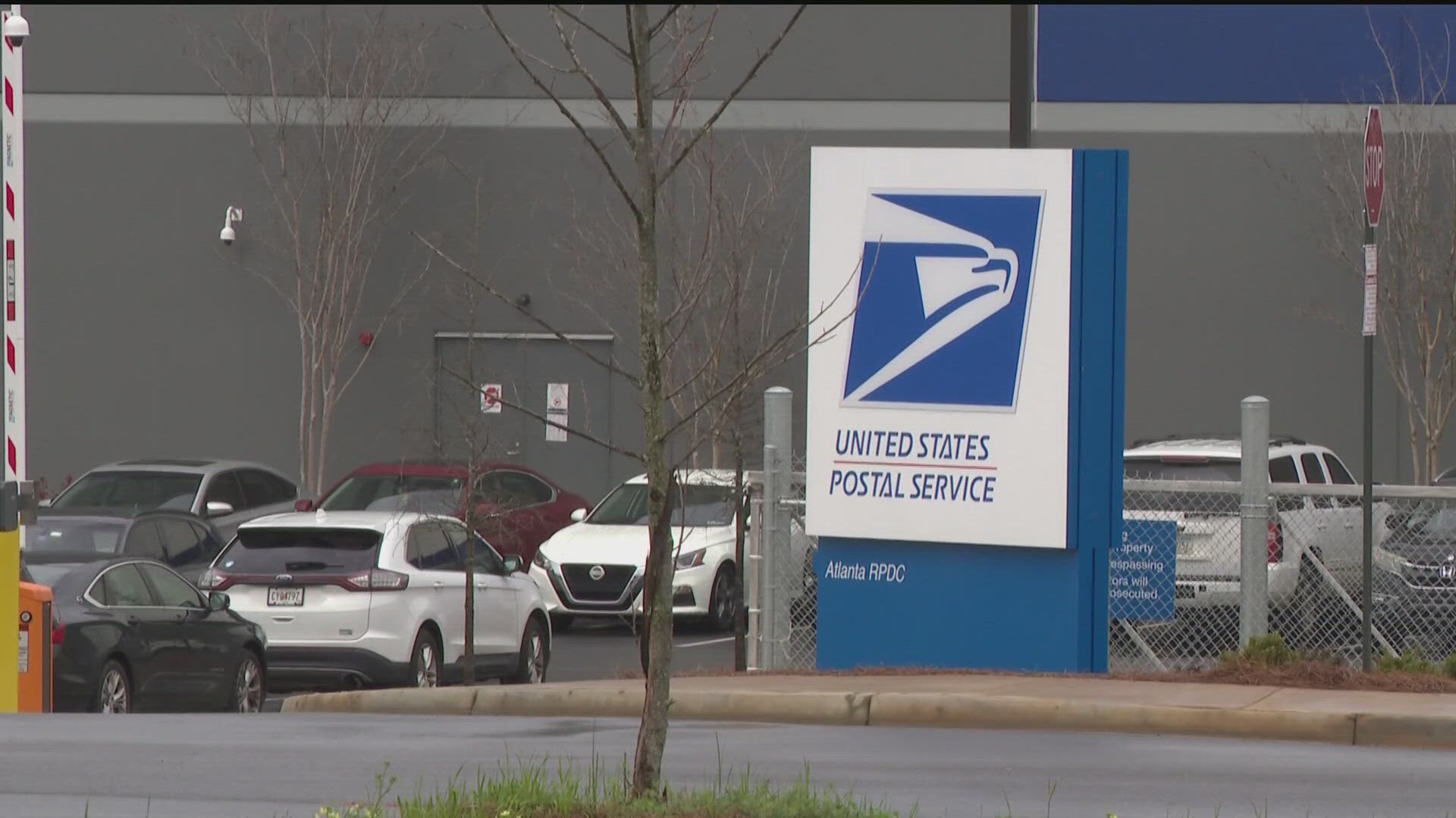 Trump wants to privatize U.S. Postal Service
