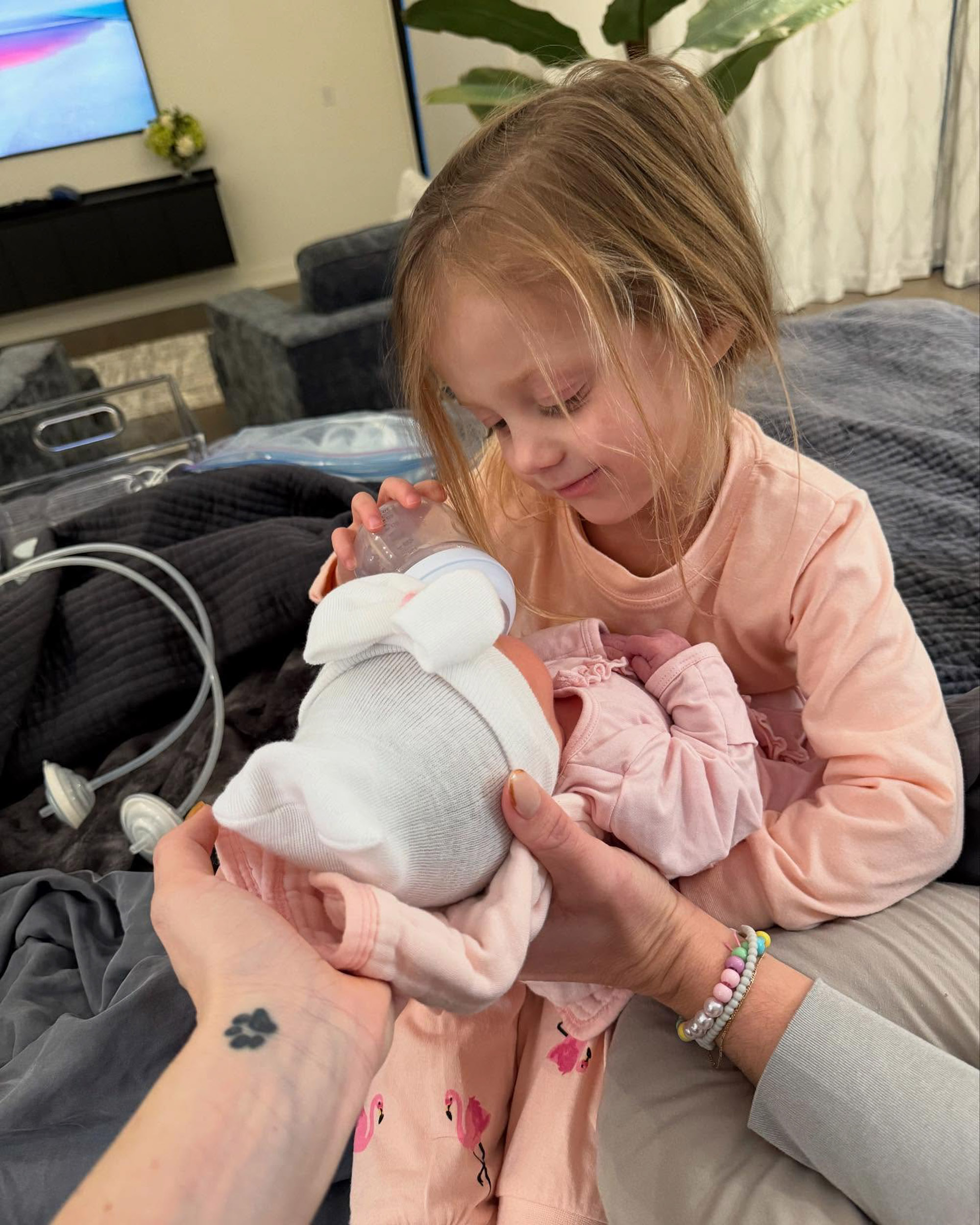 Brittany Mahomes shares new photos of newborn baby Golden as family ...