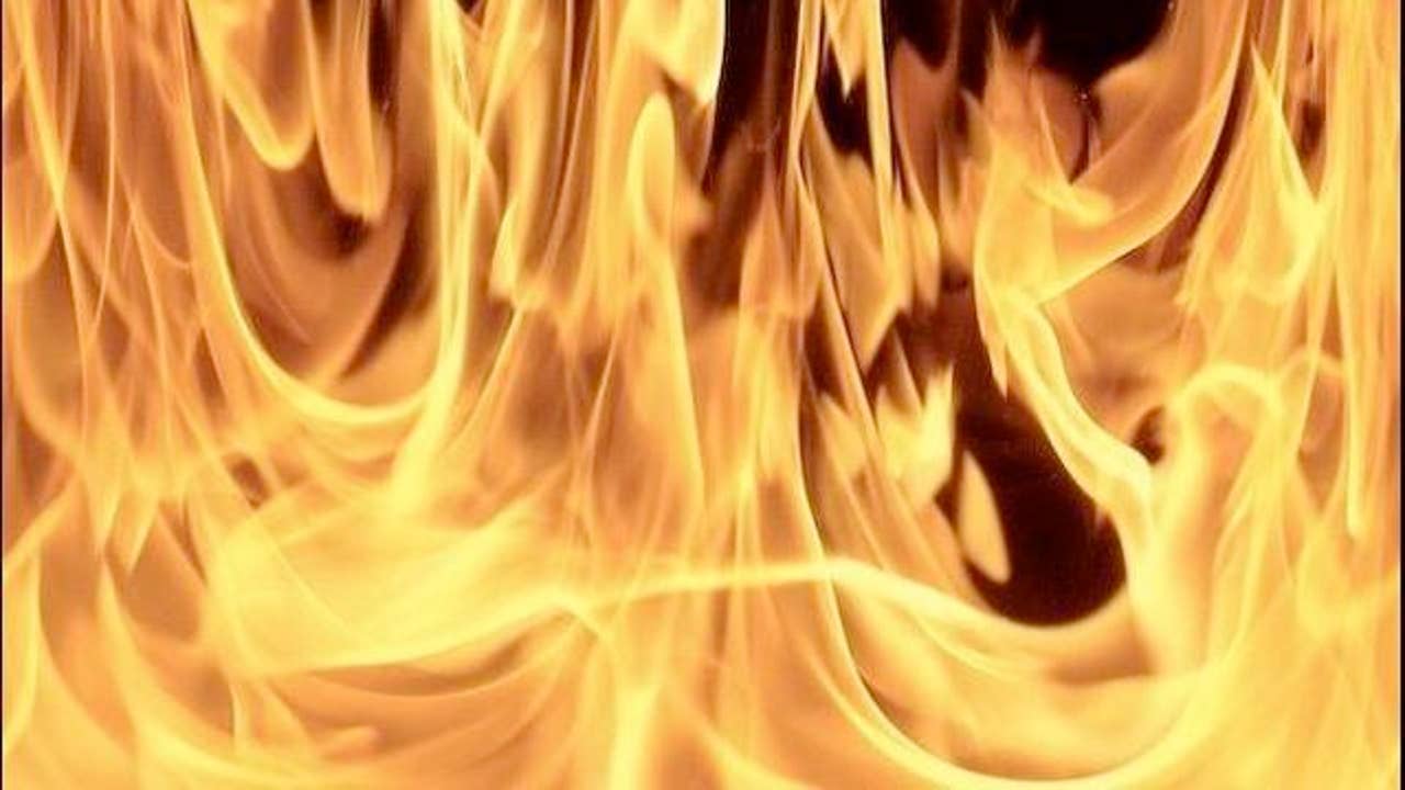 West Dundee house fire kills cat, injures 2 firefighters and causes ...