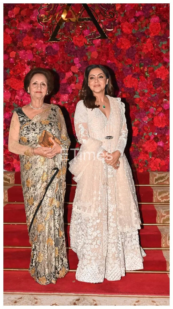 Aadar Jain-Alekha Advani Hindu wedding: Suhana Khan stuns in ivory ...