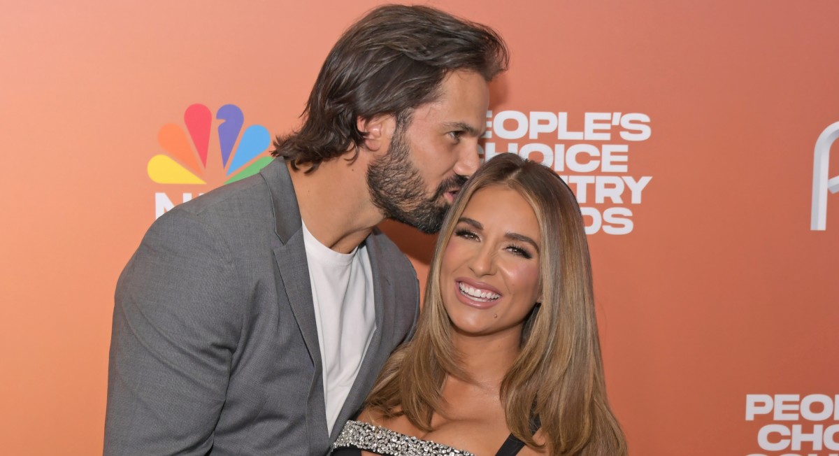 Eric Decker's Drool-Worthy Photos of Him and Wife Jessie James Has Fans ...