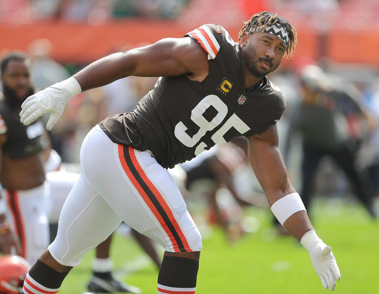 Analyst shares how Browns should handle Myles Garrett trade request