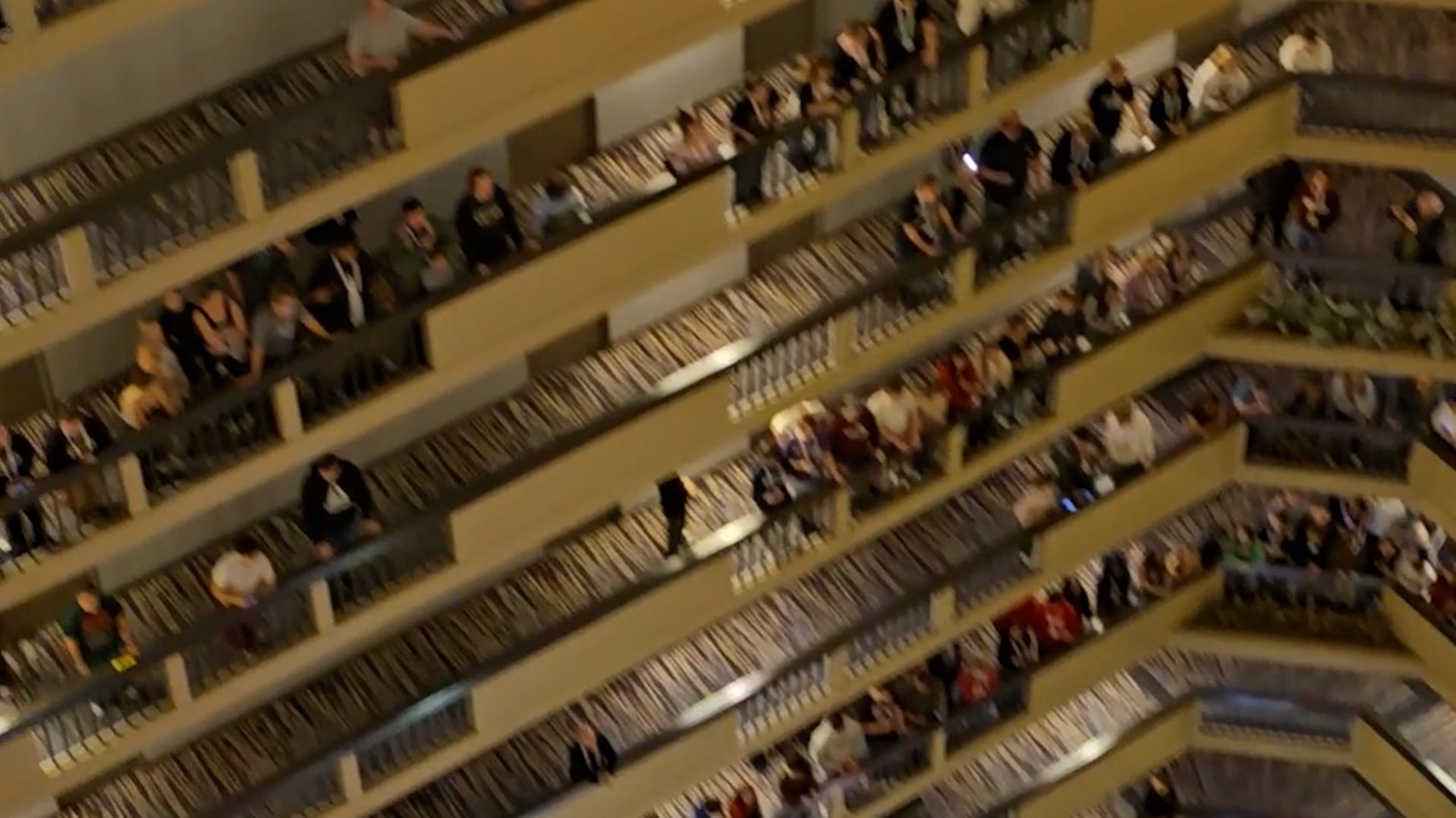 Watch 3,000 students sing the Star-Spangled Banner at a hotel