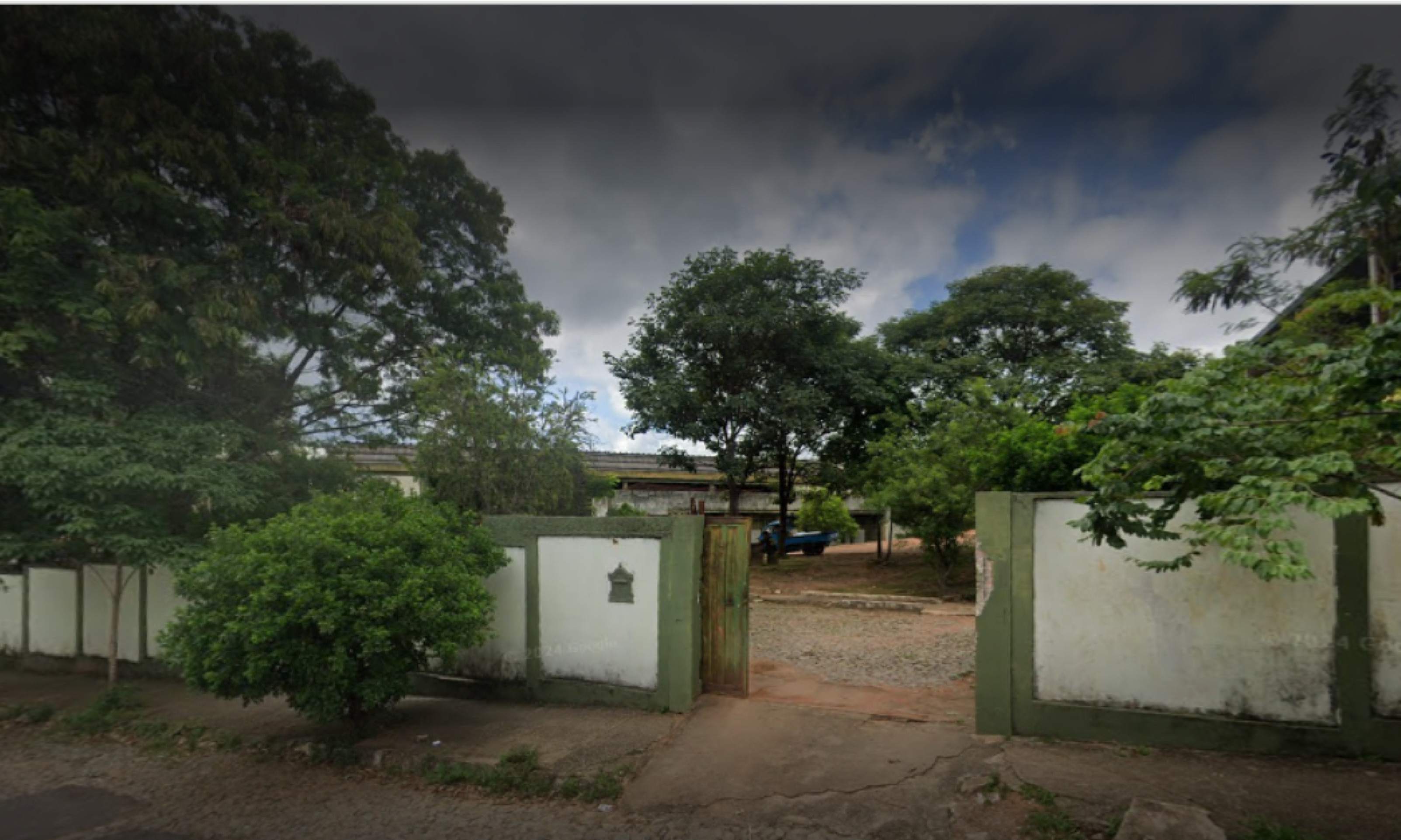 Funcionária de escola é presa após chamar aluna de "macaca" em MG