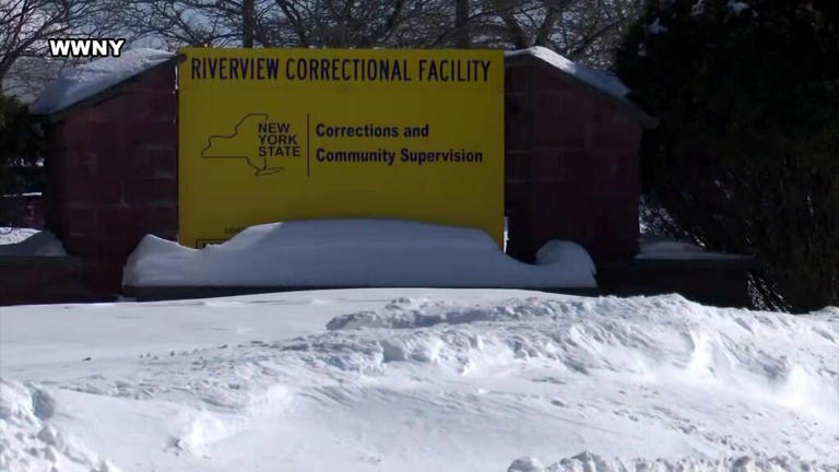 New York prison guard strike continues for 5th day, mediator to step in