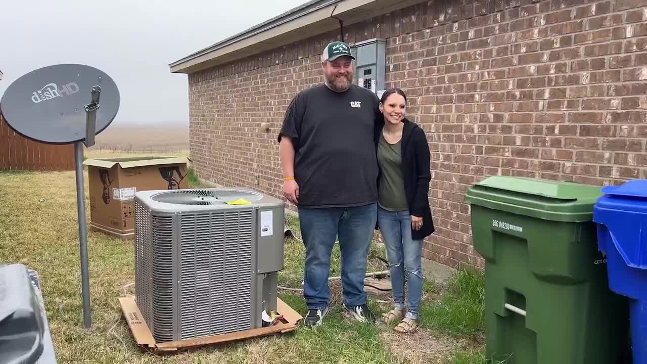 Waco, Texas family feeling the warmth after winning Cozy Christmas Contest