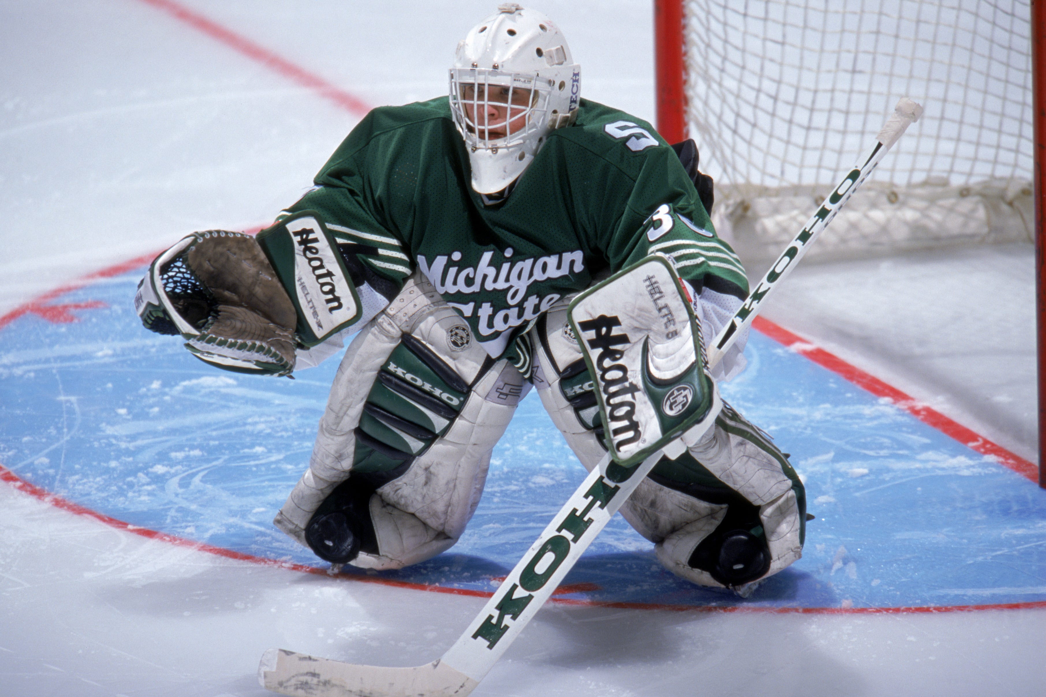 Michigan State hockey unveils new throwback jersey