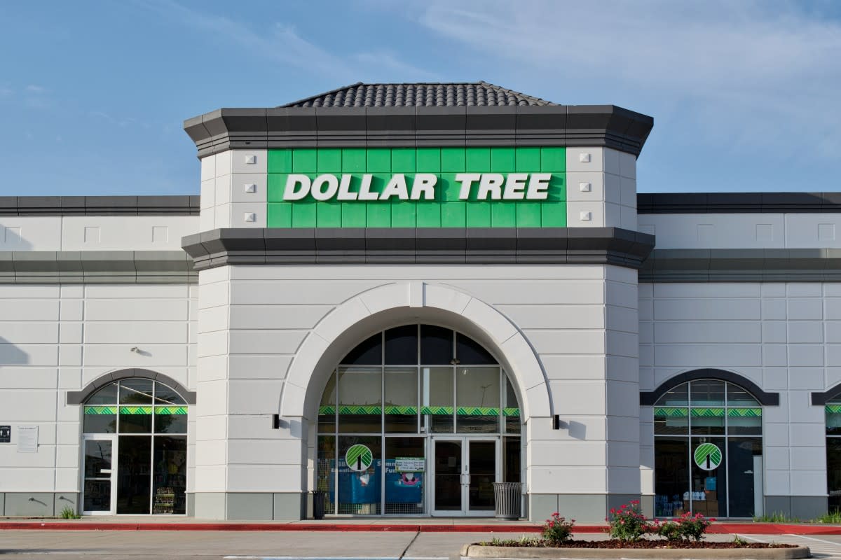 This Easy-To-Make DIY Dollar Tree Topiary Is an 'Eggs-ellent' Easter Craft