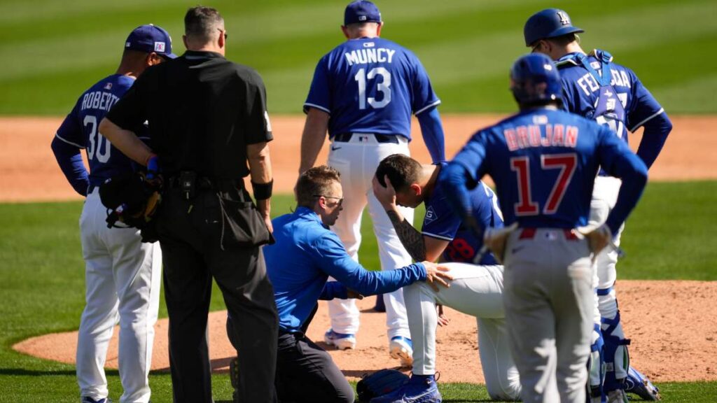 Bobby Miller no presenta fractura ni contusiones tras recibir un batazo ...