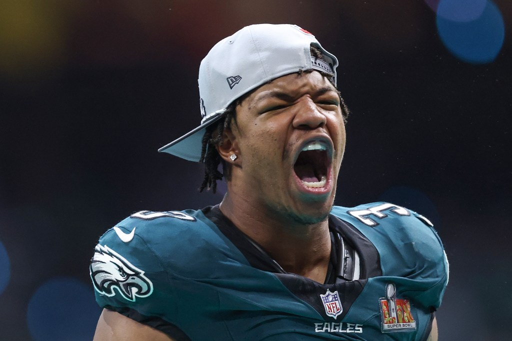 Eagles’ Nolan Smith only had use of one arm in Super Bowl 2025 second ...