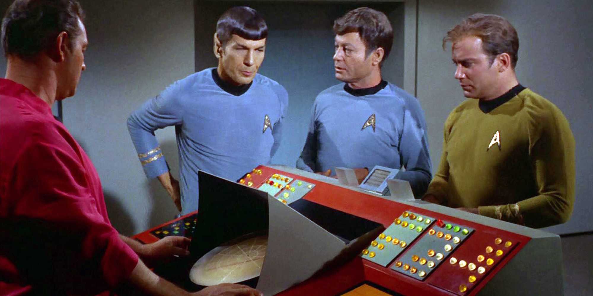 Captain Kirk's Enterprise Secretly Had More Than One Transporter Room ...