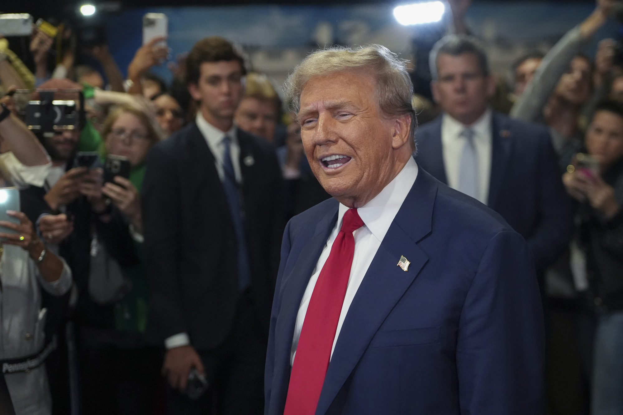 ‘Stew of Uncertainty’: Wall Street Sounds Alarm Amid Trump’s Policy Shift ‘Stew of Uncertainty’: Wall Street Sounds Alarm Amid Trump’s Policy Shift