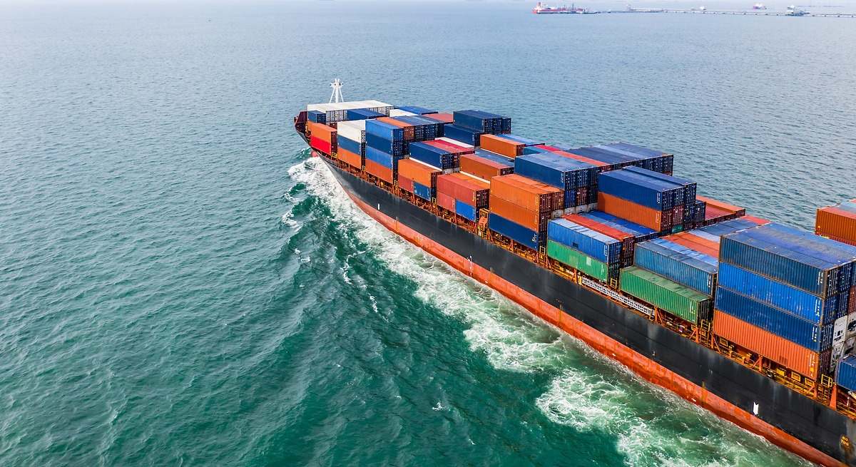 El riesgo de fuga por el coste de los derechos de emisión sacude el transporte marítimo