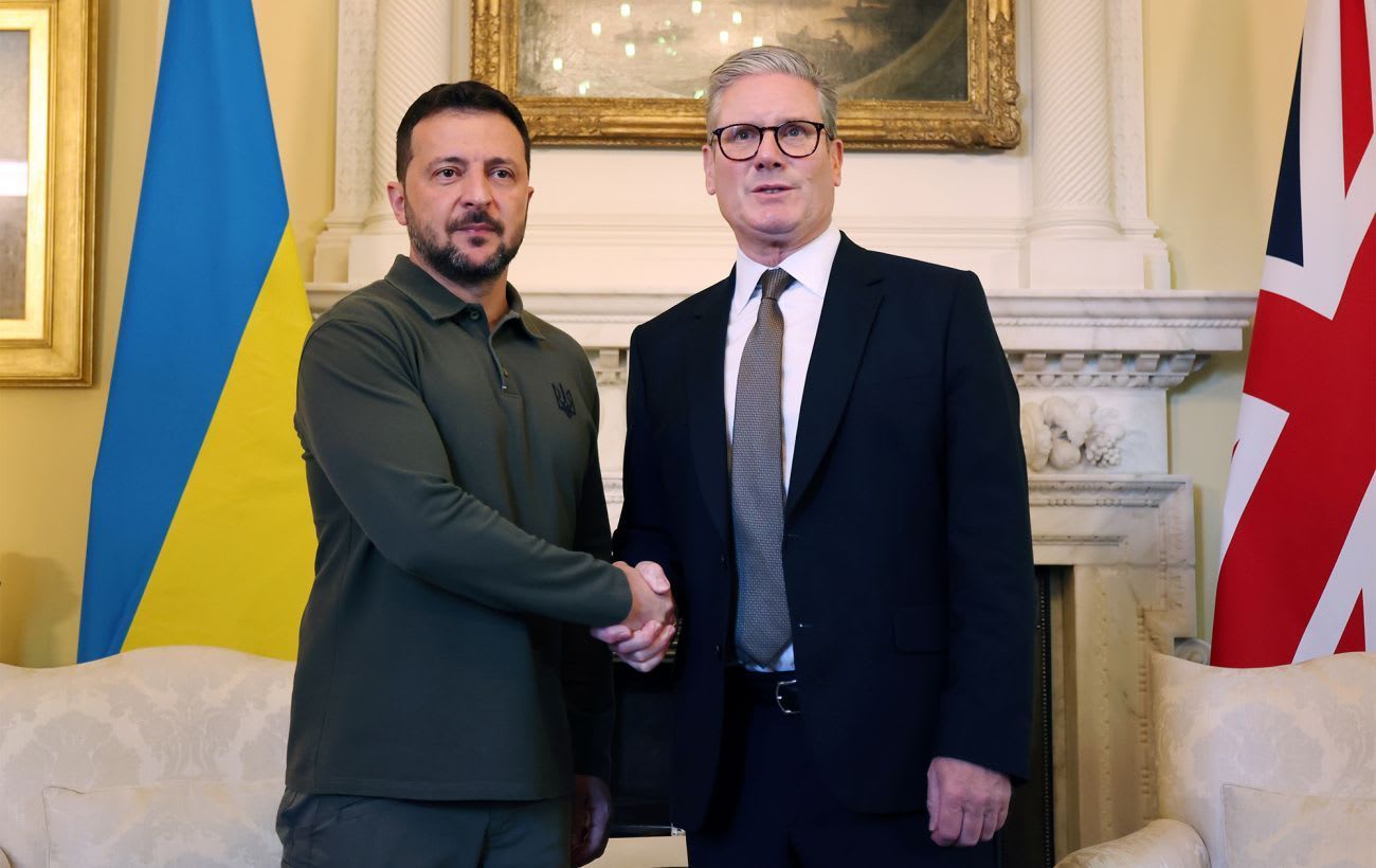 Ukrainian defenders strike Russian command post in Kherson region