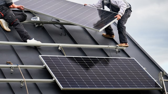 Weary homeowner seeks solar installation advice after hearing customer ...