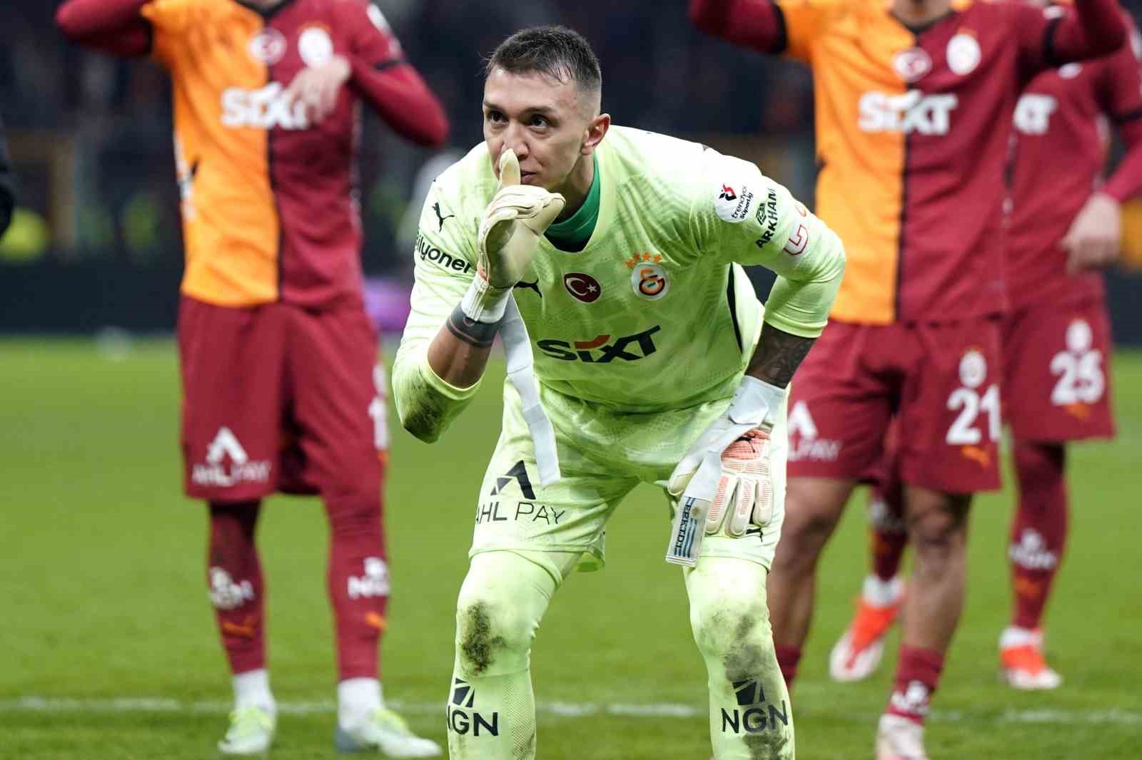 Galatasaray’da derbilerin en deneyimlisi Fernando Muslera