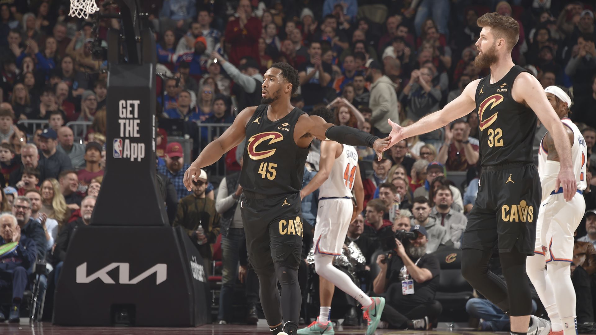 Cavs run over the Knicks in one-sided victory