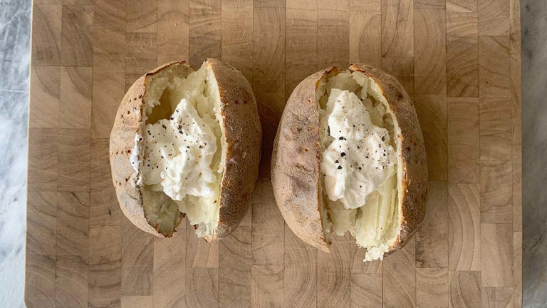 Brined Baked Potatoes: This 10-Second Hack Ensures the Crispiest Spuds