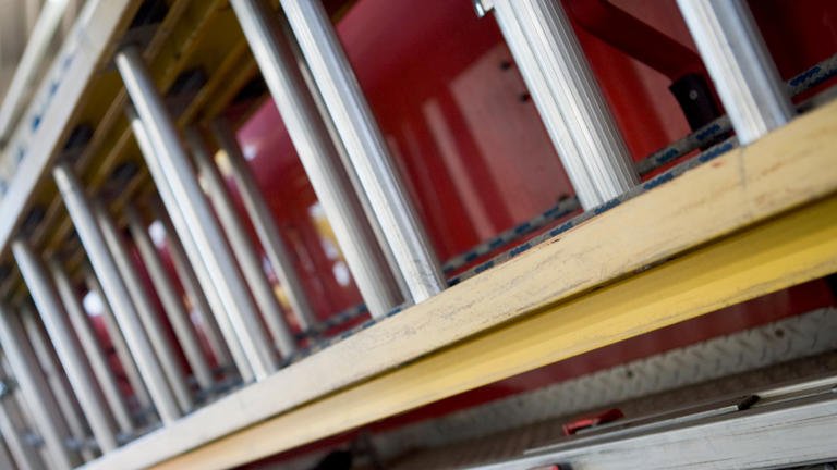 Fast-moving wildfire forces evacuations in Floyd County, officials say