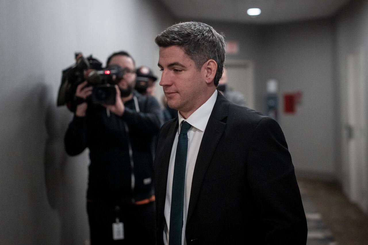 'It's not who I am': B.C. RCMP officer defends allegedly offensive chat ...