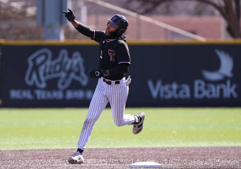 Arkansas baseball transfer tracker: Hogs, Dave Van Horn building 2026 ...