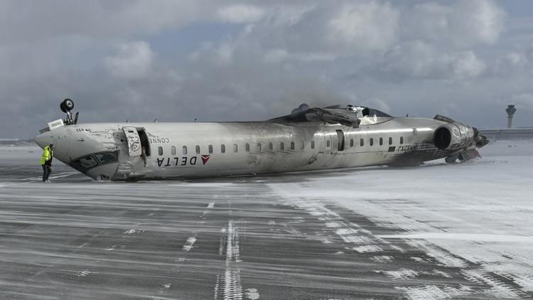 Austin man who survived crash landing on Toronto runway files lawsuit ...