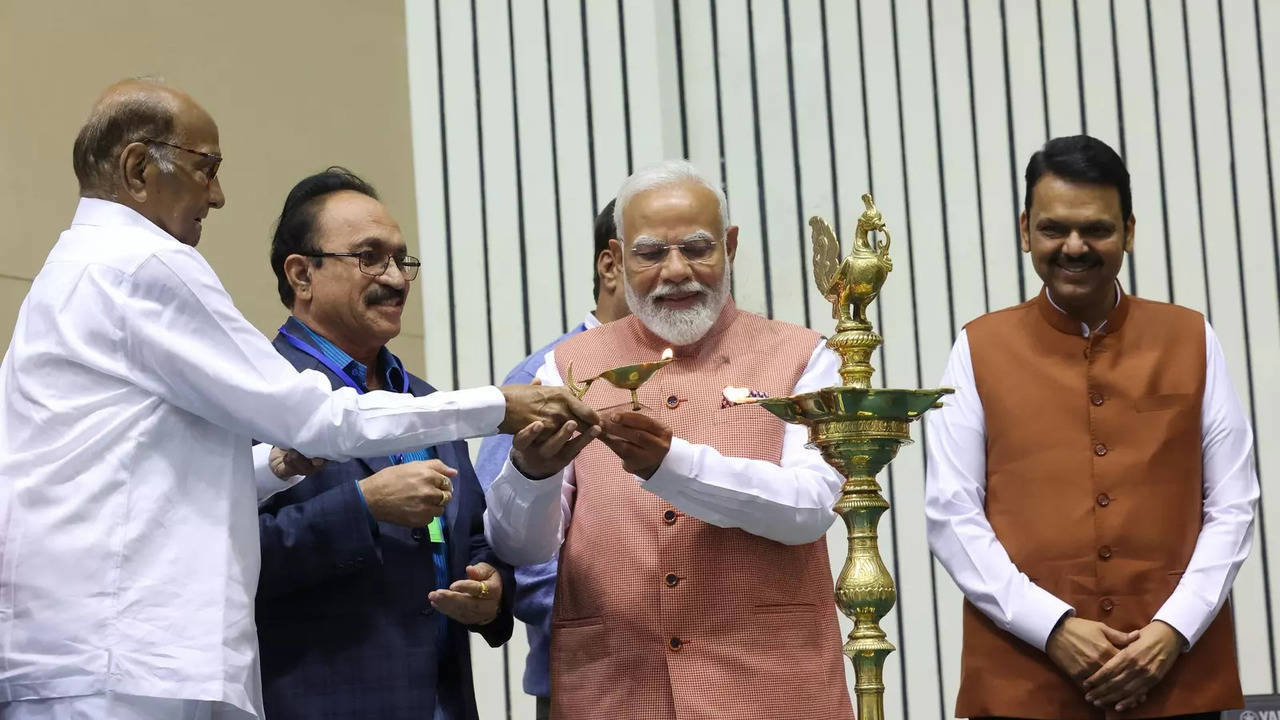 WATCH: PM Modi's Special Gesture For Sharad Pawar At Marathi Lit Fest ... WATCH: PM Modi's Special Gesture For Sharad Pawar At Marathi Lit Fest ...