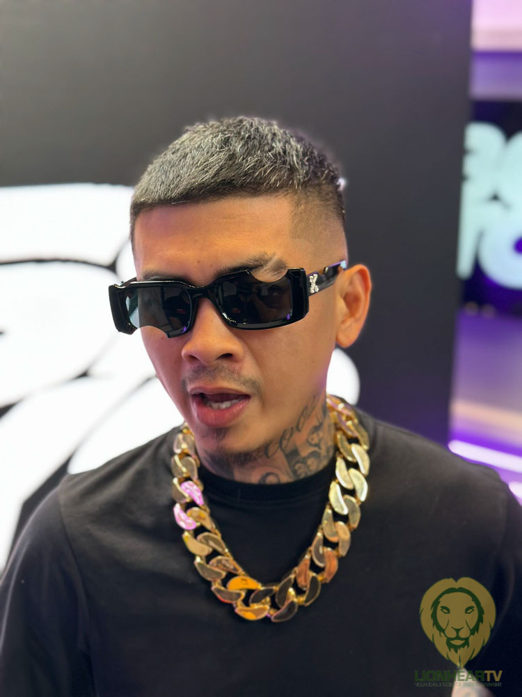 Boss Toyo buys Moonstar 88’s guitar to help ailing musicians, supports ...