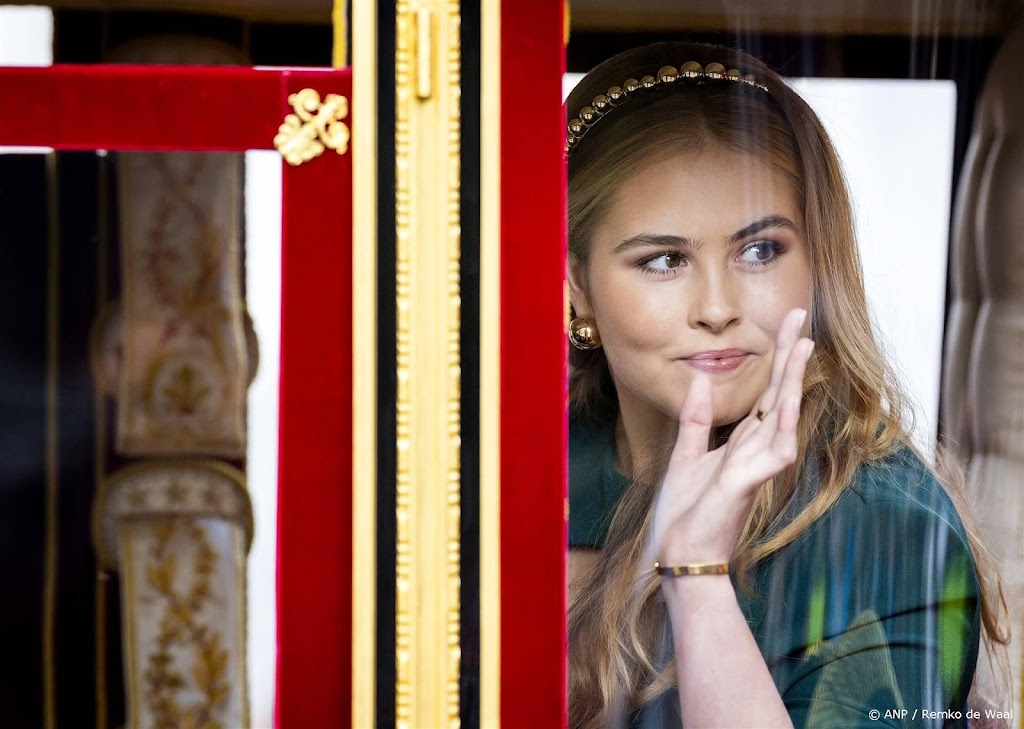 Eerste soloklus prinses Amalia: marineschip dopen in Vlissingen