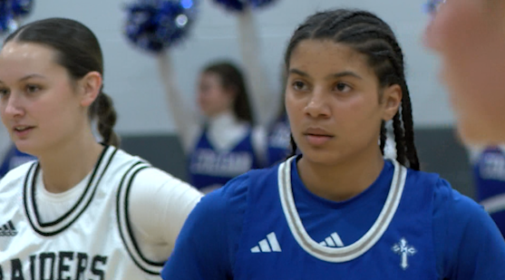 Davis drops 27 points to lead St. Mary’s Colgan over Frontenac 76-44