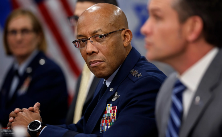 Ông Trump cách chức Chủ tịch Hội đồng Tham mưu trưởng Liên quân Mỹ