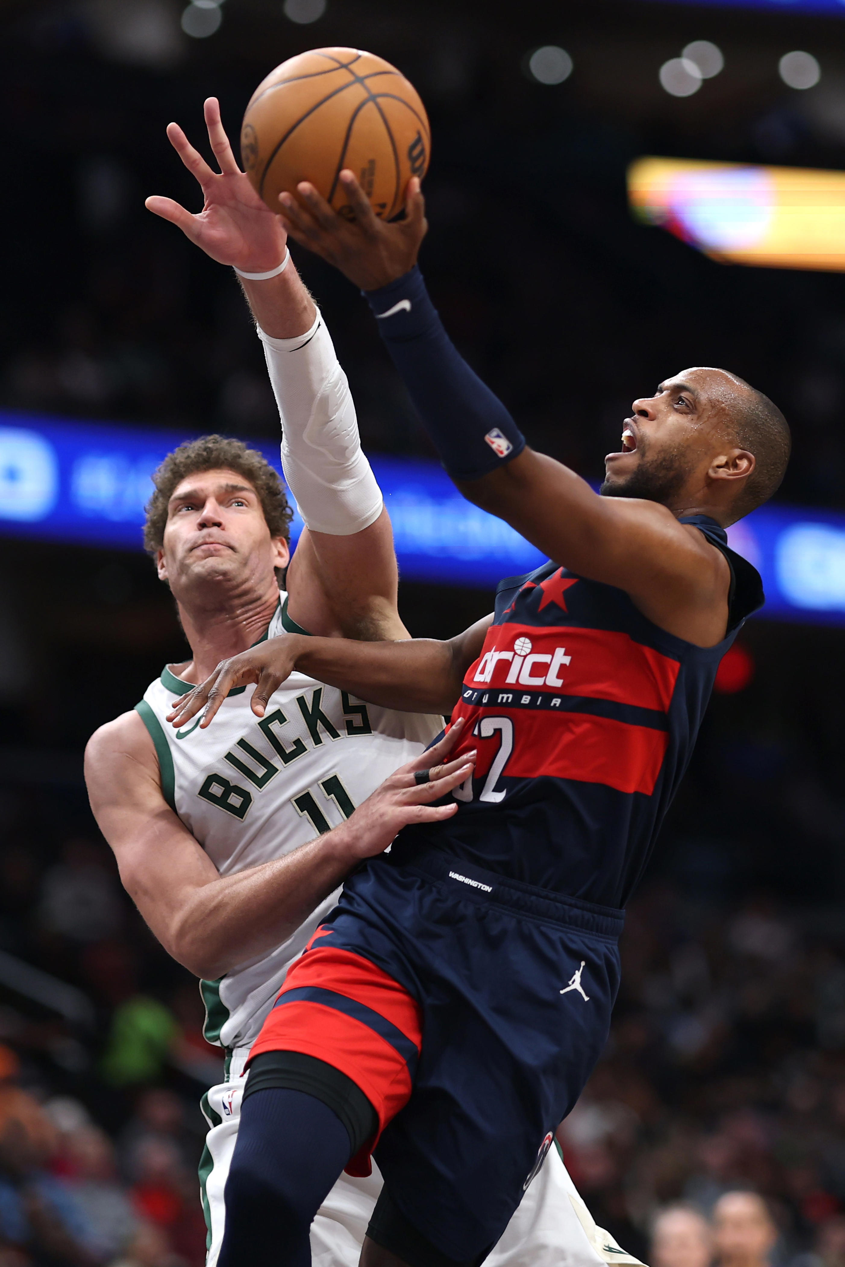 Bucks outlast Khris Middleton, Wizards 104-101 as Giannis Antetokounmpo ...