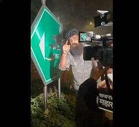 Signboards at Akbar Road, Humayun Road in Delhi blackened; Chhatrapati ...