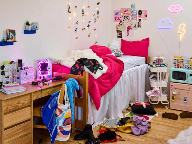 5 Roommate Fights About Cleaning (and How to Solve Them!)