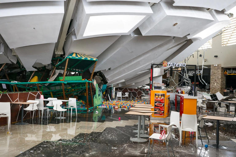 Shopping centre roof collapse kills at least 6 including child and ...