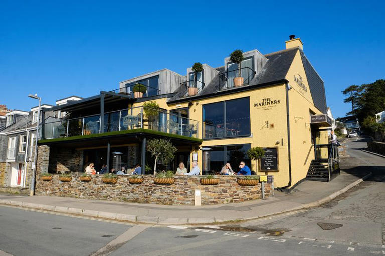 Cornwall's 'must-visit' pub with 'excellent' food named third best in ...
