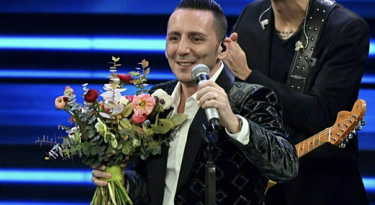 Kekko Silvestre e i Modà: «Sono caduto e mi sono rotto due costole, mia ...