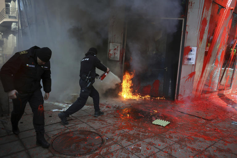 1,000 Bulgarian nationalists protest against government plans to adopt ...