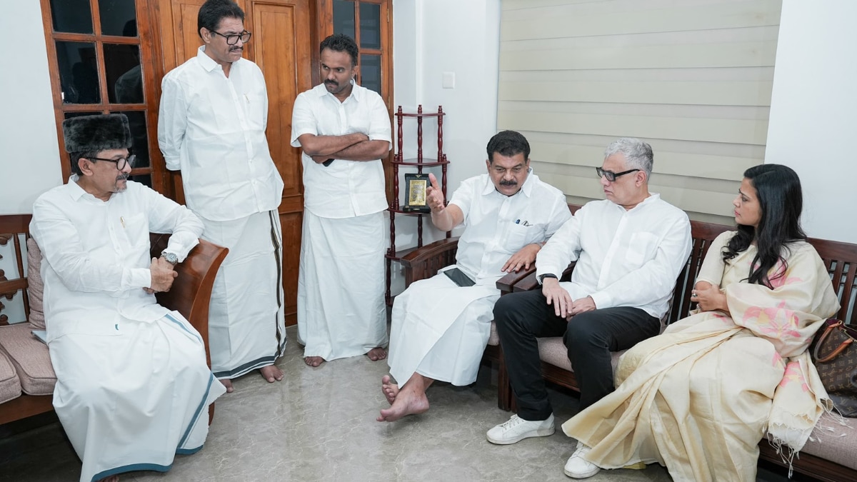 AITC Leaders Mahua Moitra, Derek O’Brien Meet IUML Chief In Kerala, PV ...