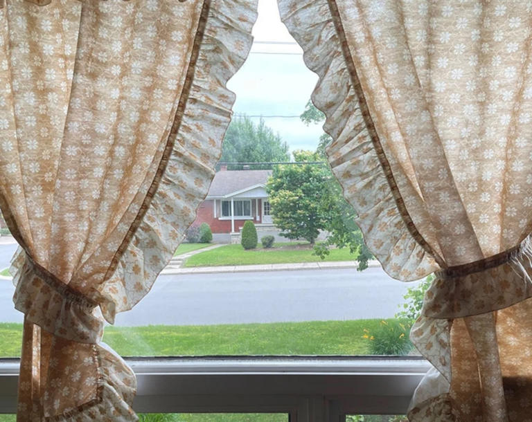 Cringe-Worthy 80s Home Decor: 14 Trends You’ll Want to Forget