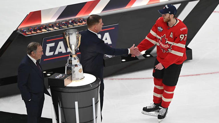 Connor McDavid shares sweet pic with wife, family after 4 Nations win