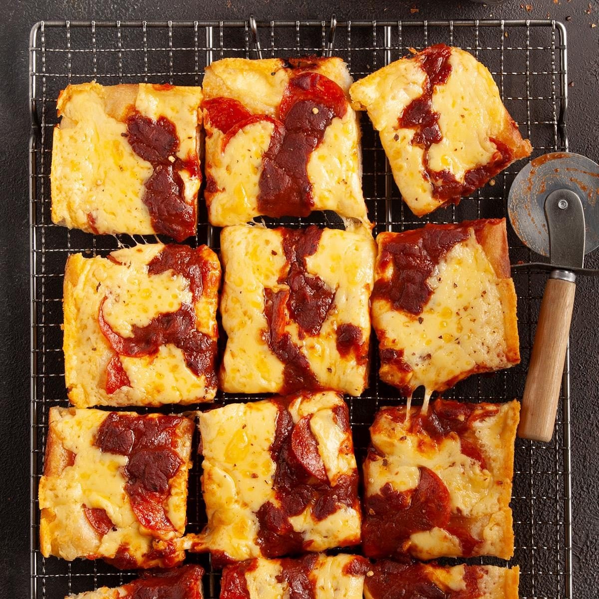 Detroit-style pizza