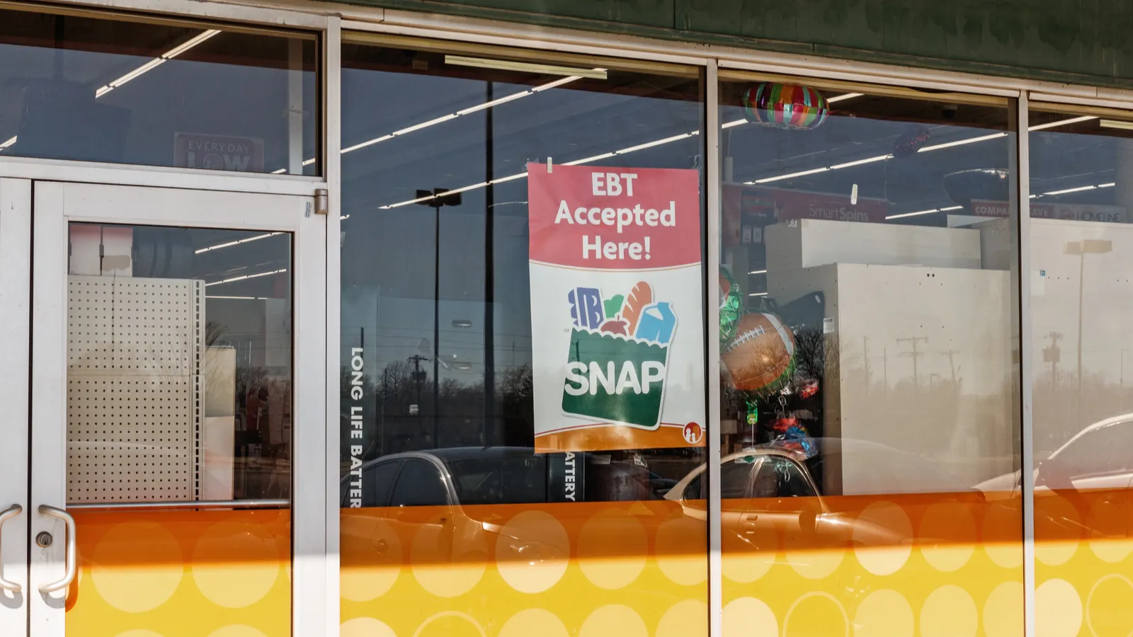 Minnesota man charged with tax evasion while receiving SNAP benefits