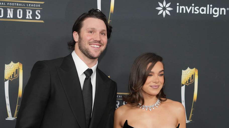 Hailee Steinfeld and Josh Allen’s 'special delivery' message turns ...