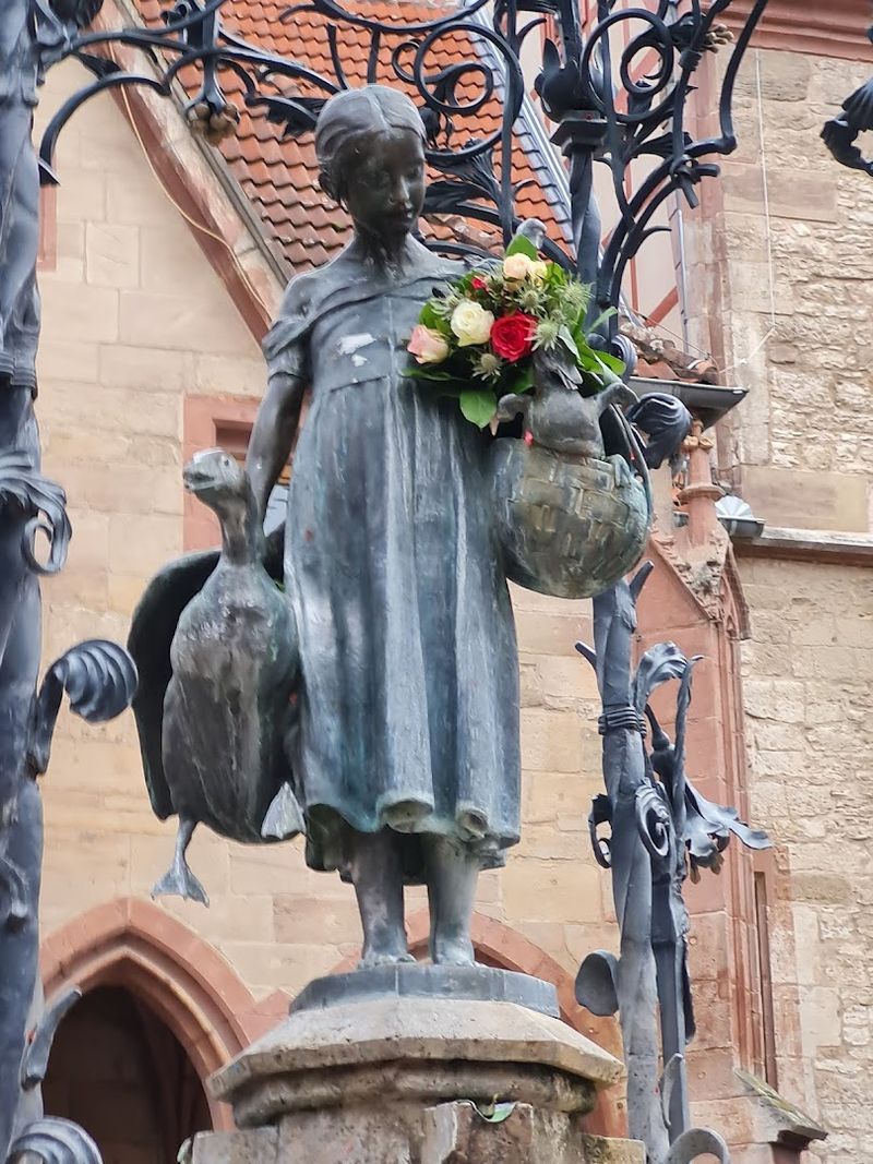 This famous statue led to a law, and thousands still kiss it