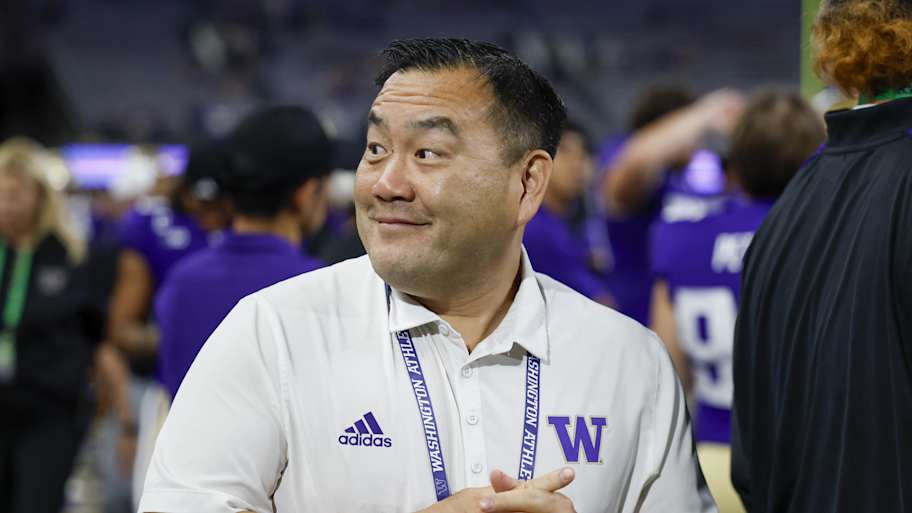 Pat Chun dodged Alabama but still needs to extend rising Husky coach